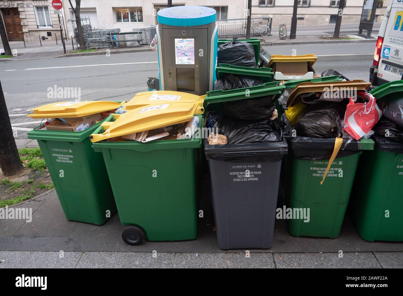 Paris, 4 February 2020. Accumulation of garbage in Paris after the ...
