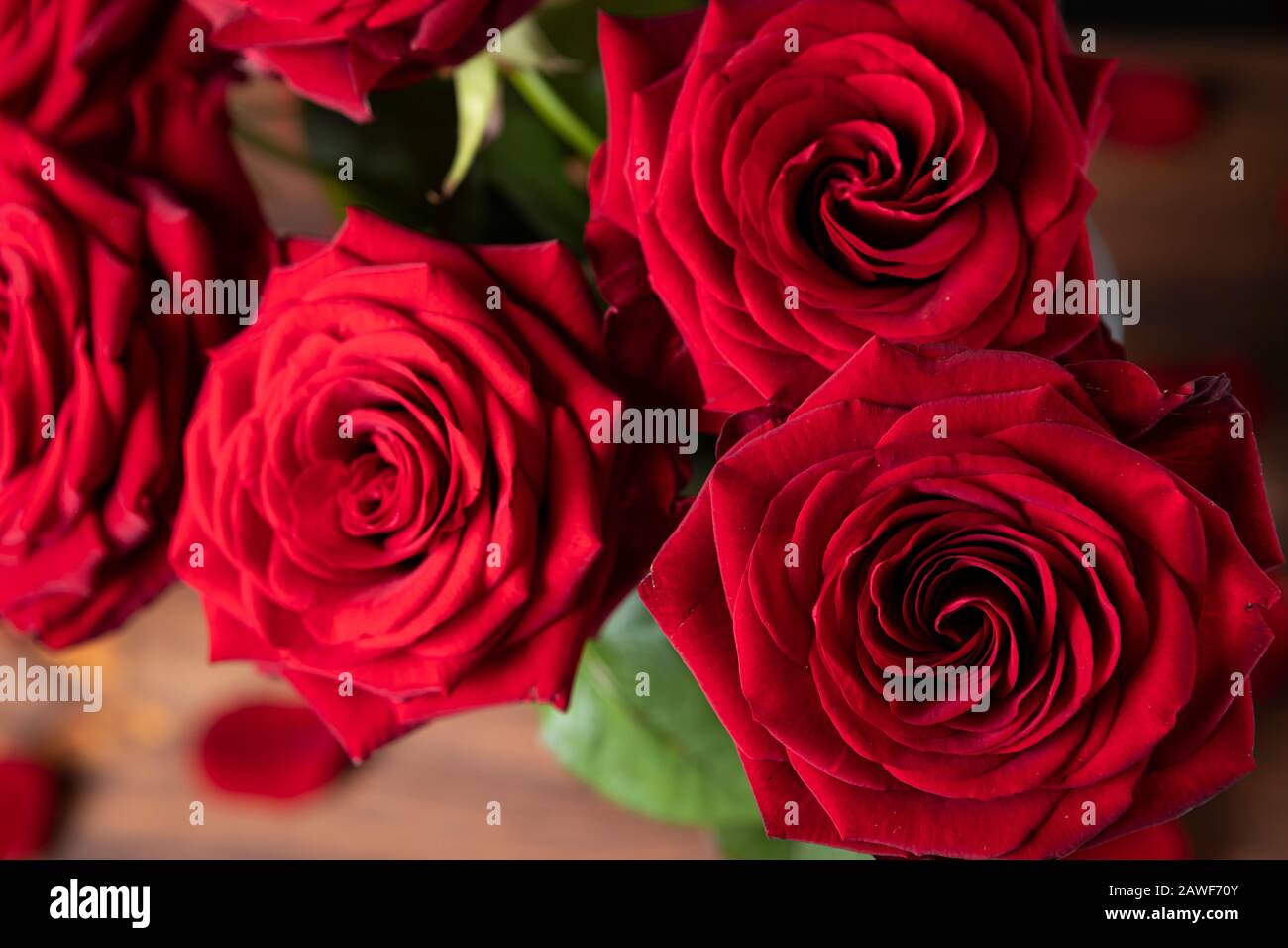 Red roses bunch hi-res stock photography and images - Alamy