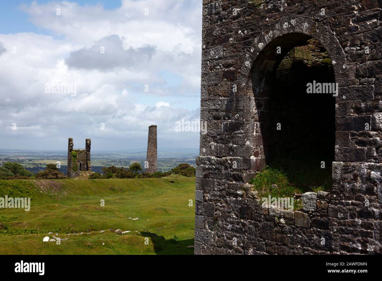 Historic ruined building hi-res stock photography and images - Alamy