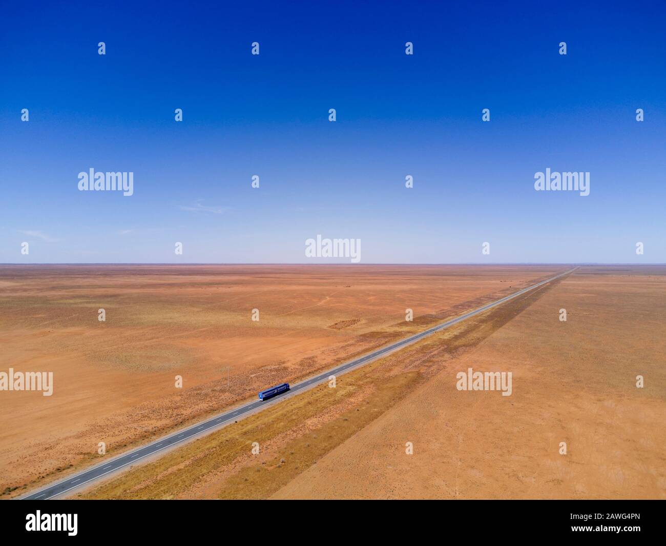 Semi trailer and towing truck hi-res stock photography and images - Alamy