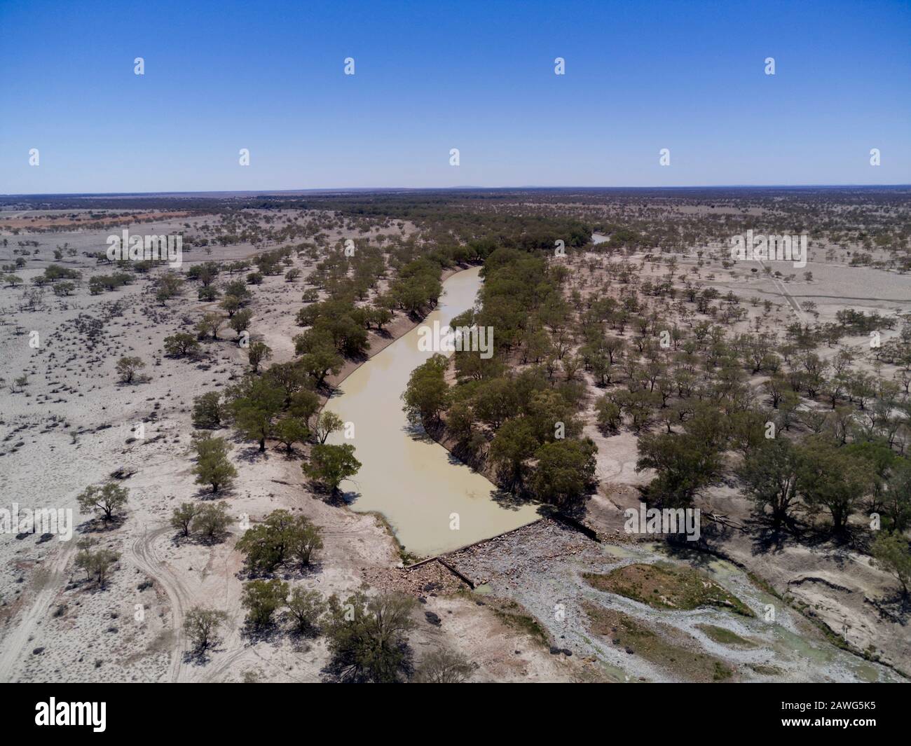 The Tilpa Weir upstream of the village on the banks of the Darling ...