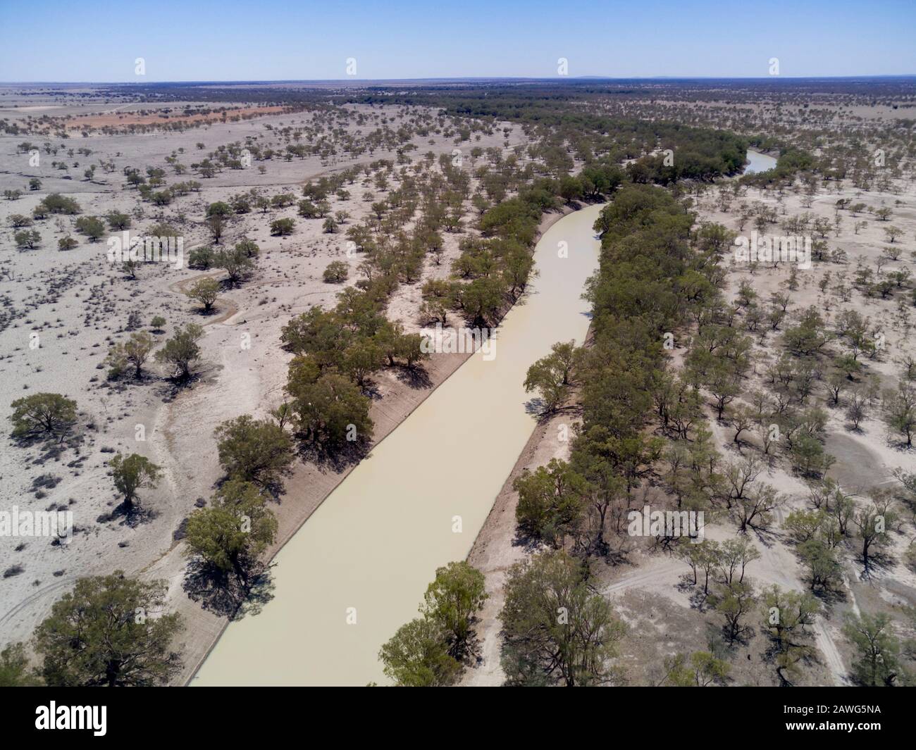 The Tilpa Weir upstream of the village on the banks of the Darling ...