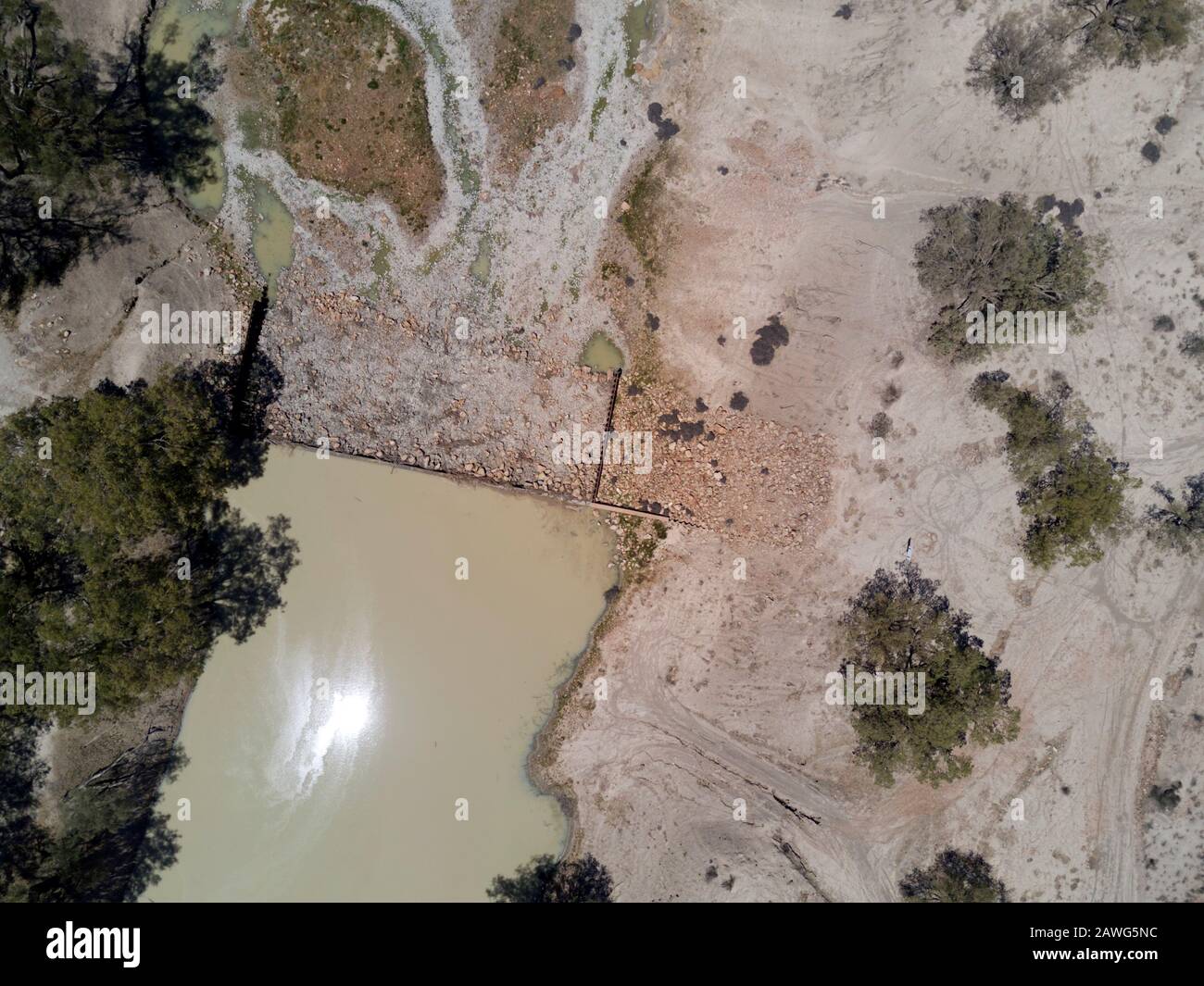 The Tilpa Weir upstream of the village on the banks of the Darling ...