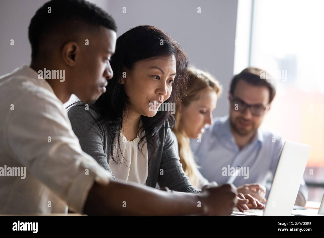Asian american students hi-res stock photography and images - Alamy