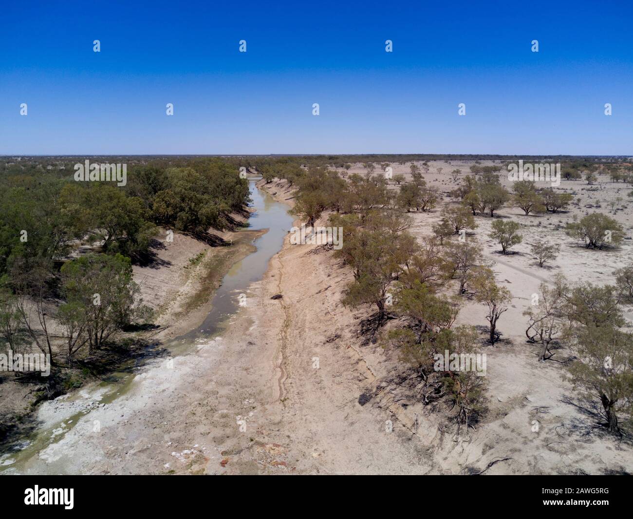 The Tilpa Weir upstream of the village on the banks of the Darling ...