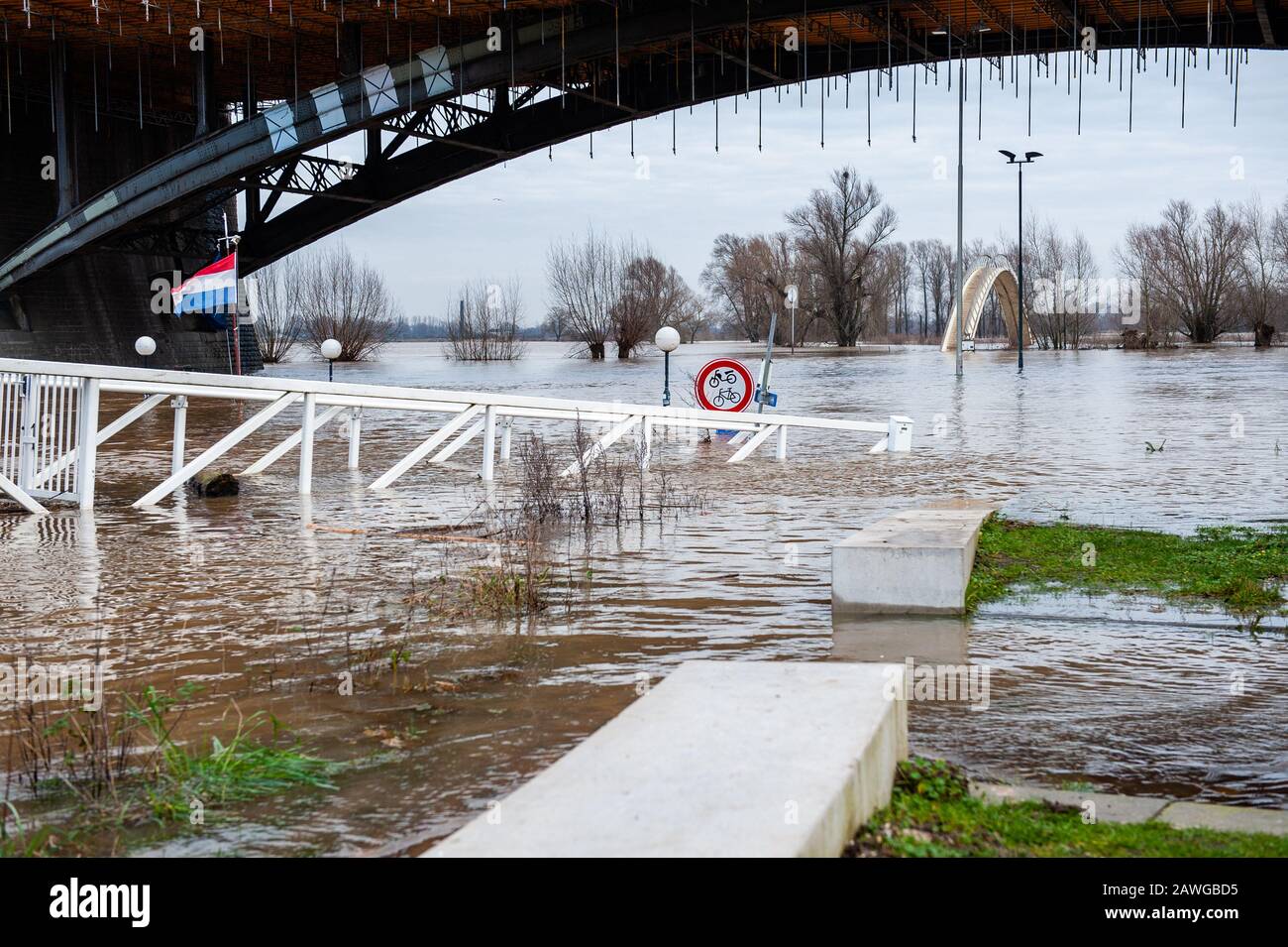 Under sea level sign hi-res stock photography and images - Alamy