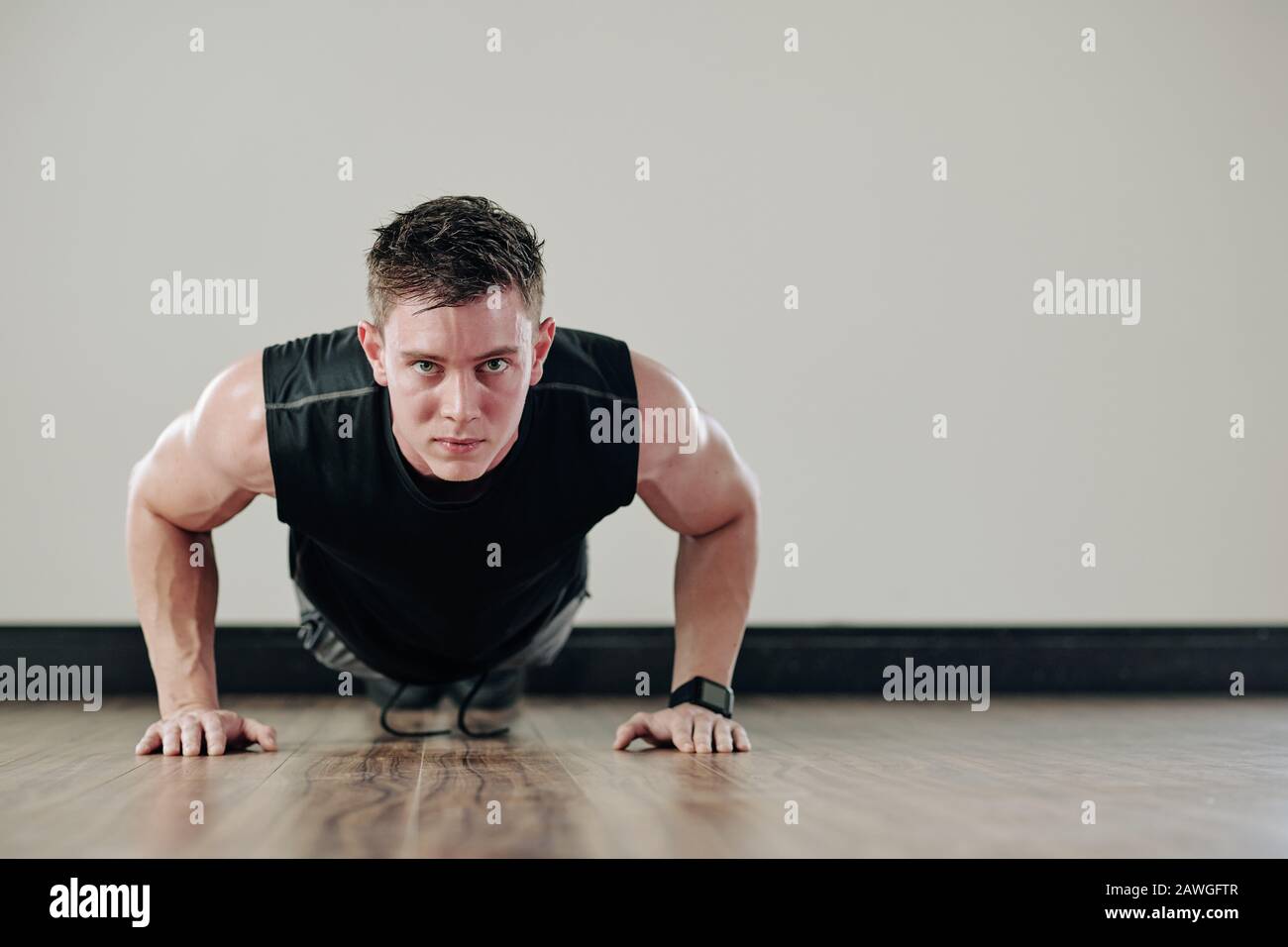 Camera macho men muscle hi-res stock photography and images - Alamy