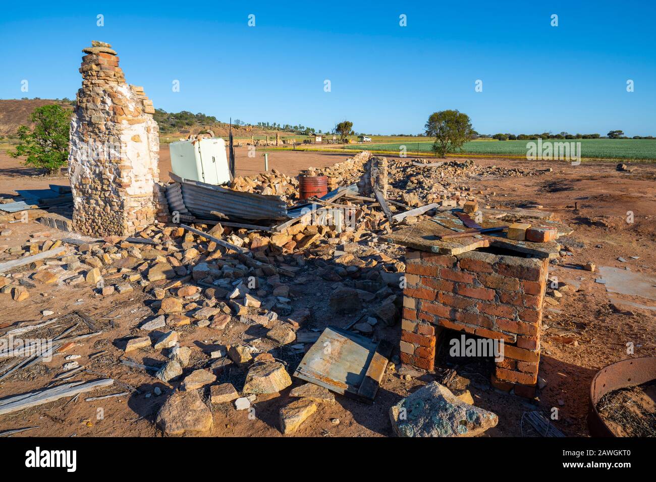 Crumbling ruins of the historic Pergandes Homestead near Bencubbin ...