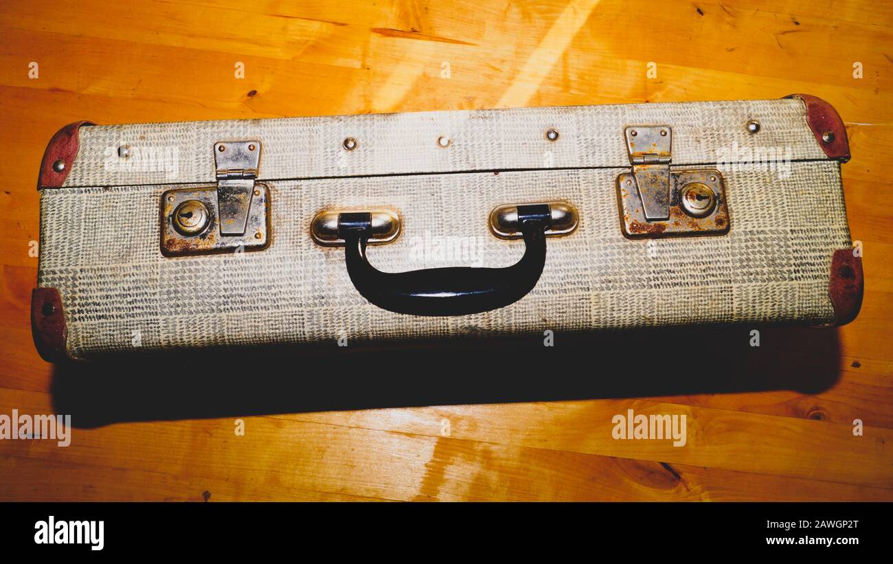 Old suitcase. classic luggage. vintage baggage. retro travel case Stock ...