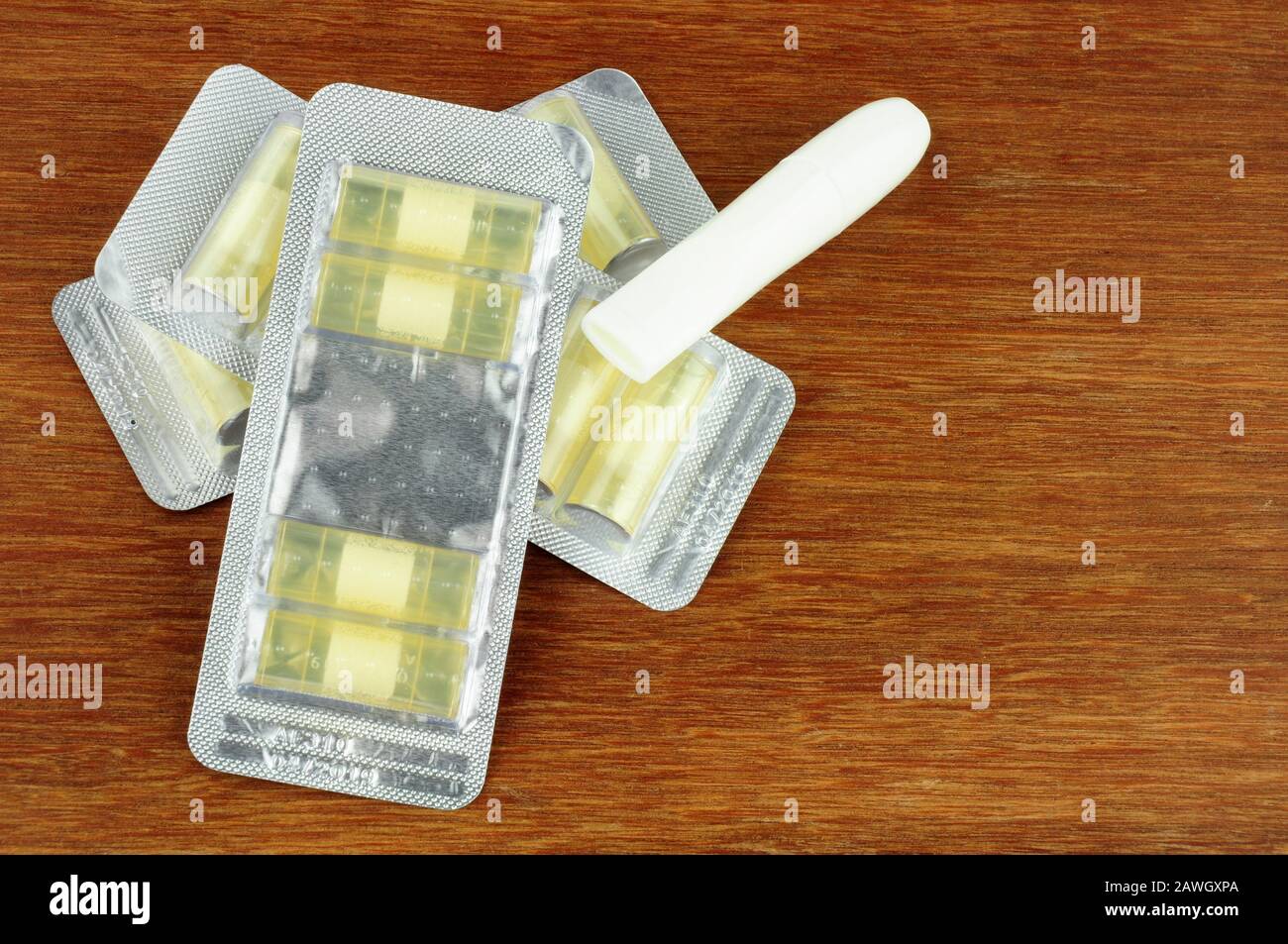 Cigarette nicotine replacement inhaler and cartridges Stock Photo - Alamy