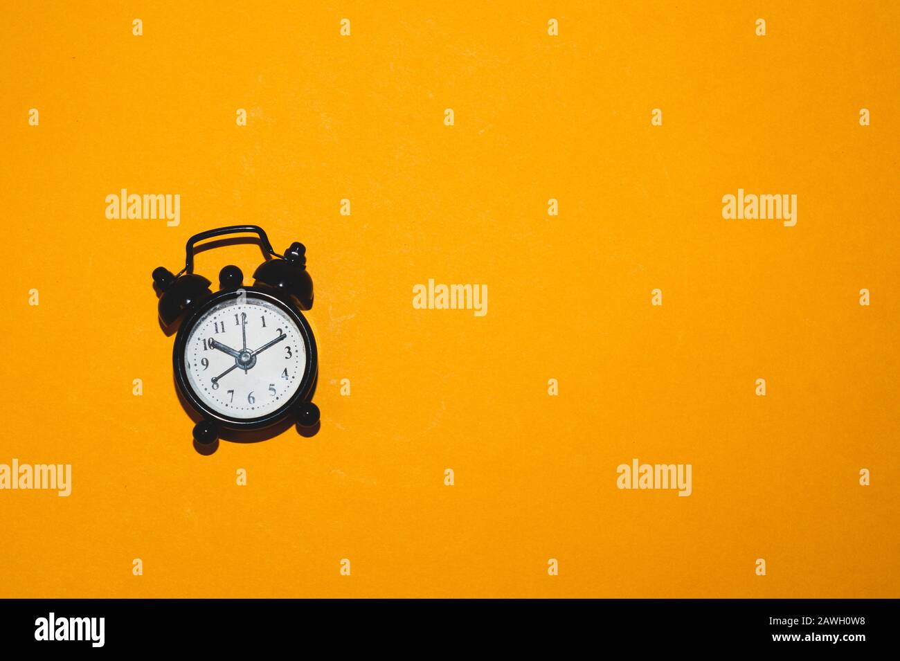Time yellow hi-res stock photography and images - Alamy