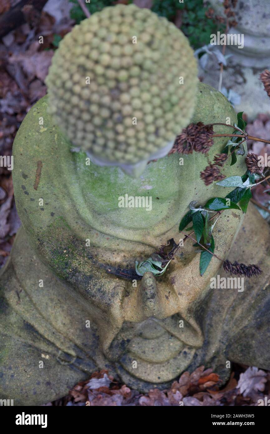 Statue from above hi-res stock photography and images - Alamy