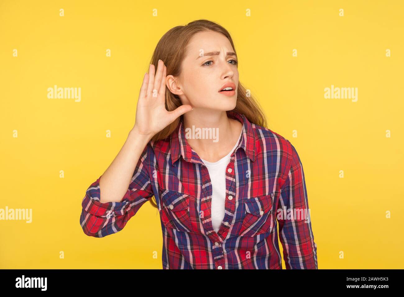 Girl overhearing hi-res stock photography and images - Alamy