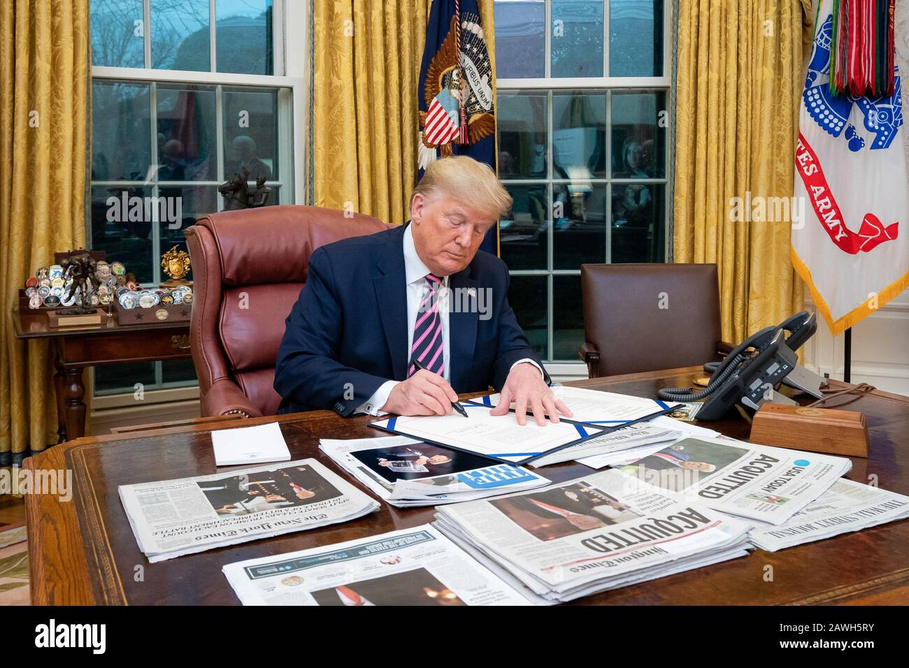Oval office study hi-res stock photography and images - Alamy