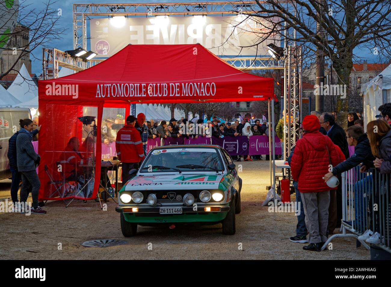 Rallye historique de monte carlo hi-res stock photography and images ...