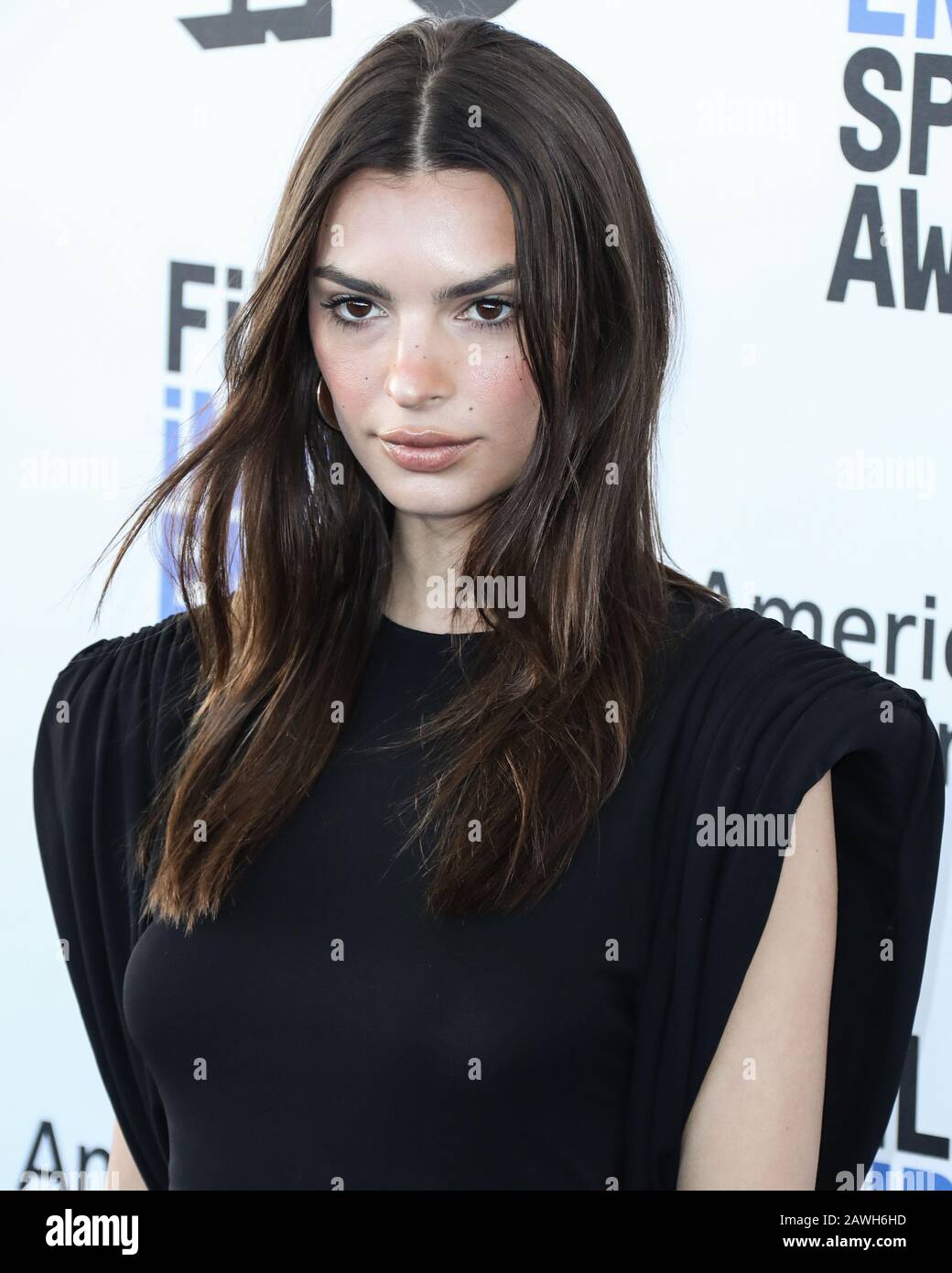 Emily ratajkowski beach hi-res stock photography and images - Alamy