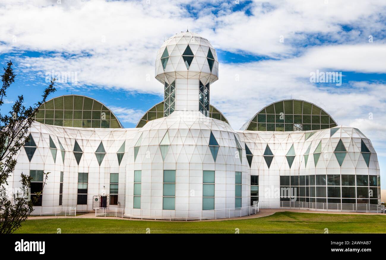 Oracle center hi-res stock photography and images - Alamy