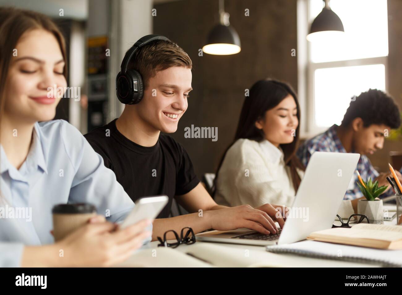 Female undergraduate hi-res stock photography and images - Alamy