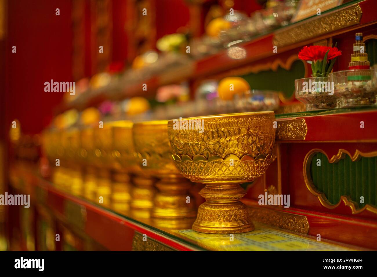 Buddhist temple golden urn hi-res stock photography and images - Alamy