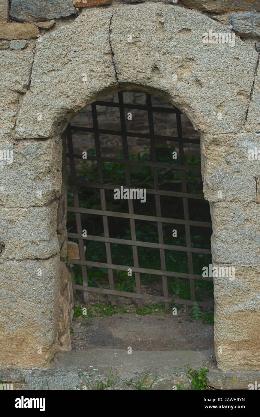 Rustic stone entrance hi-res stock photography and images - Alamy