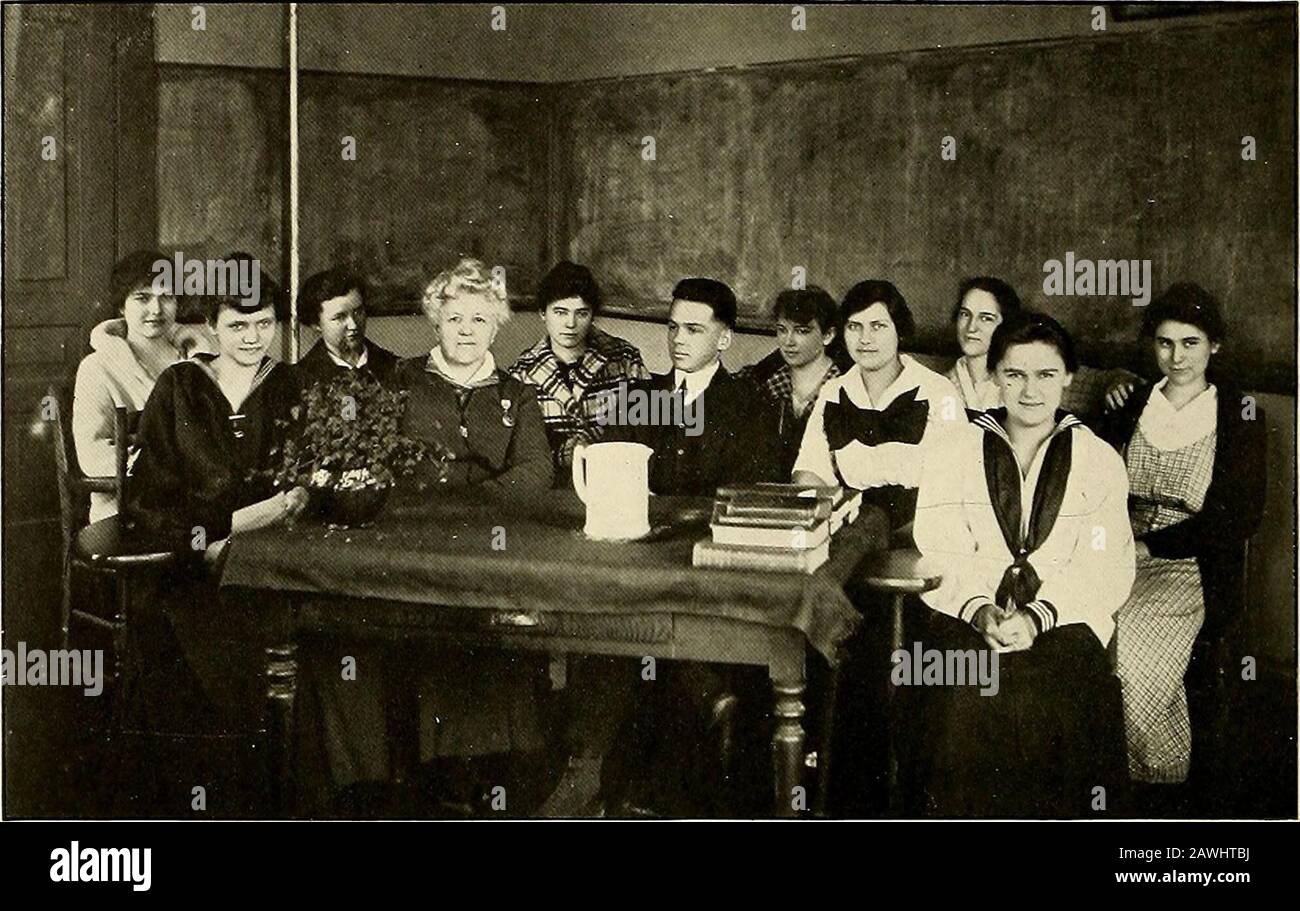 English literature class hi-res stock photography and images - Alamy