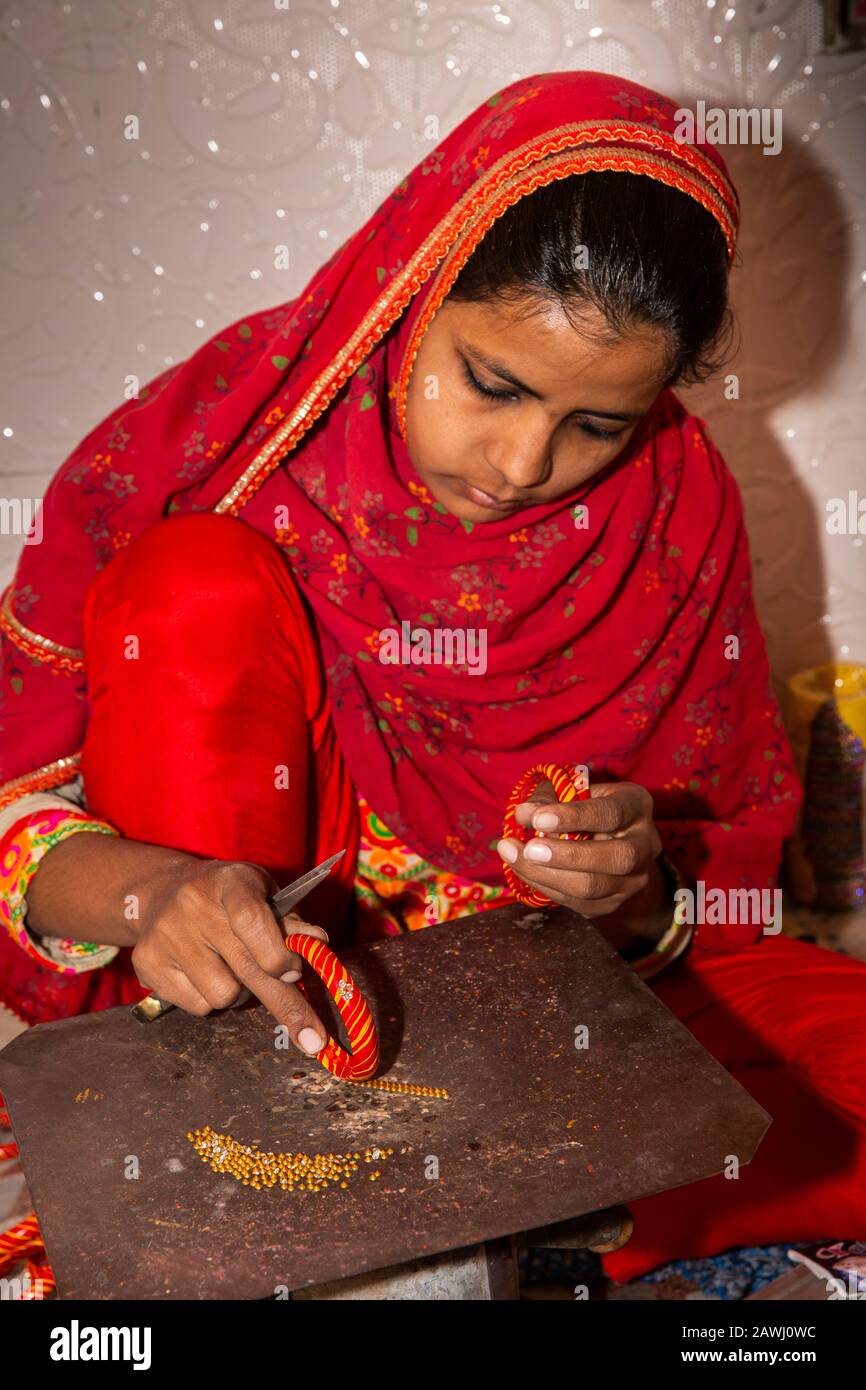 Bangle making in india hi-res stock photography and images - Alamy