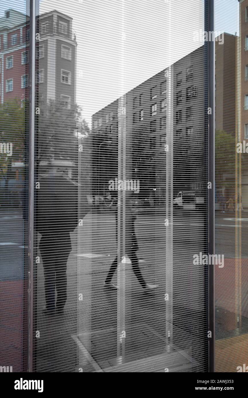 Reflections in a shop window hi-res stock photography and images - Alamy
