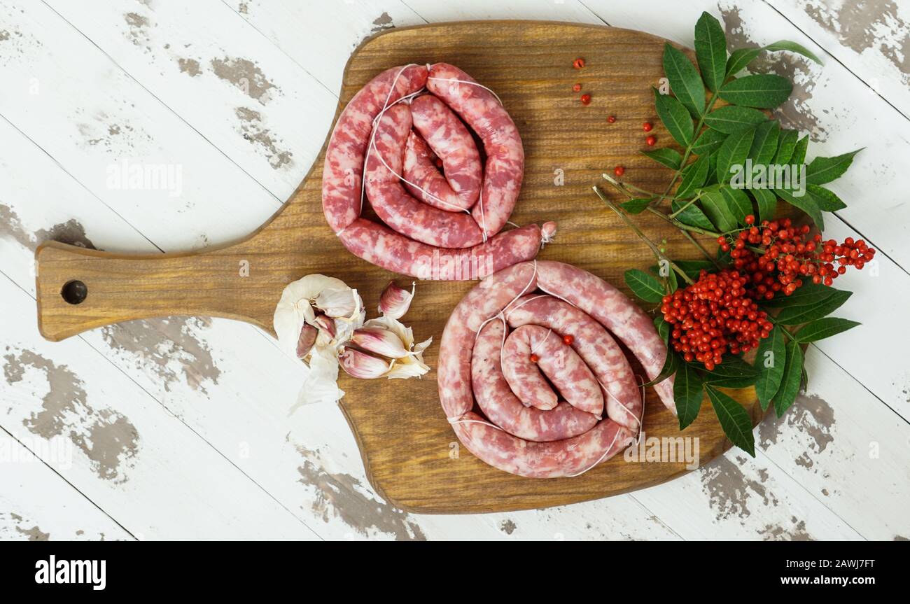 spanish longaniza es un embutido largo originario de España, raw beef ...