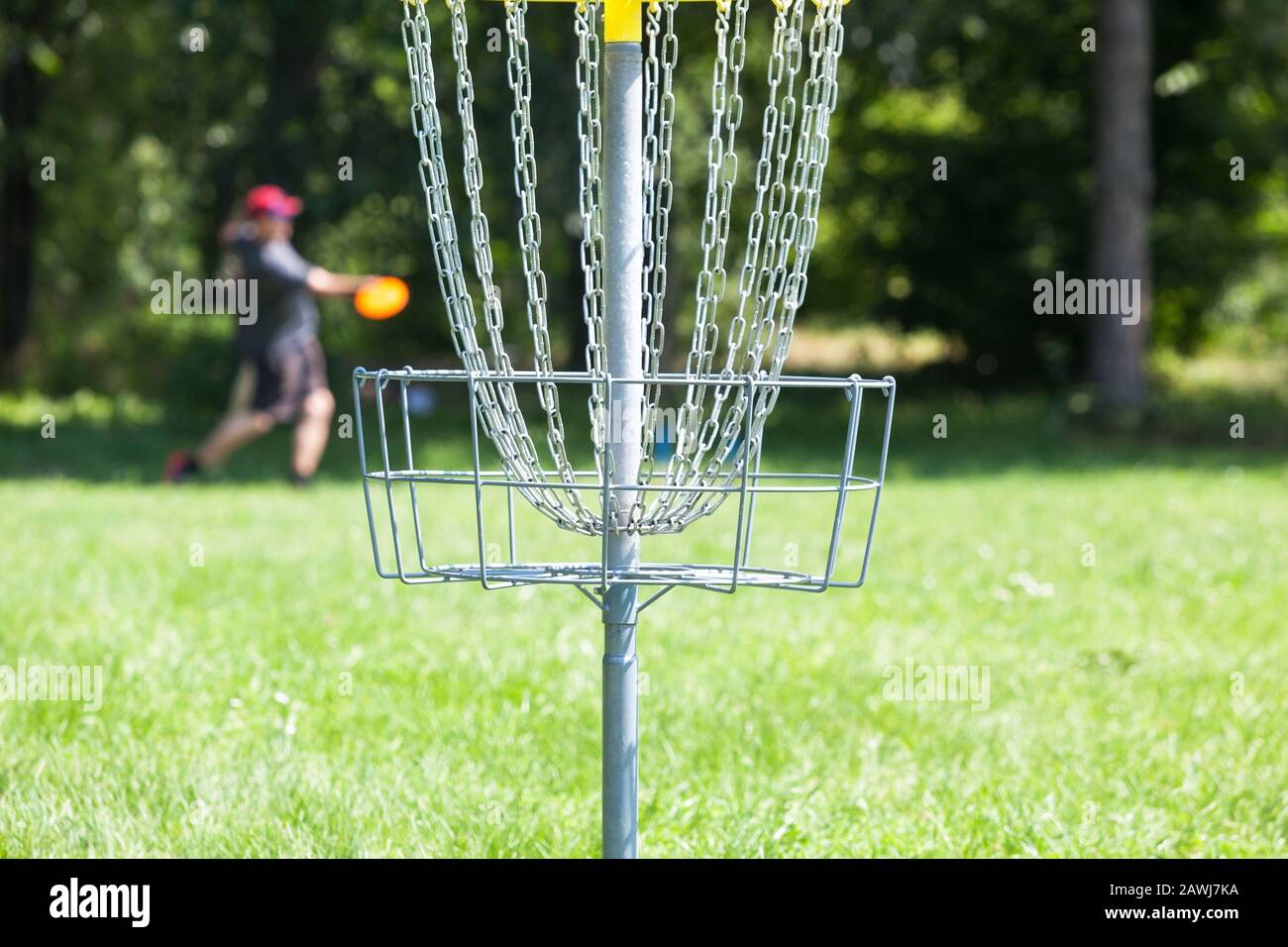 Man playing disc golf in hi-res stock photography and images - Alamy