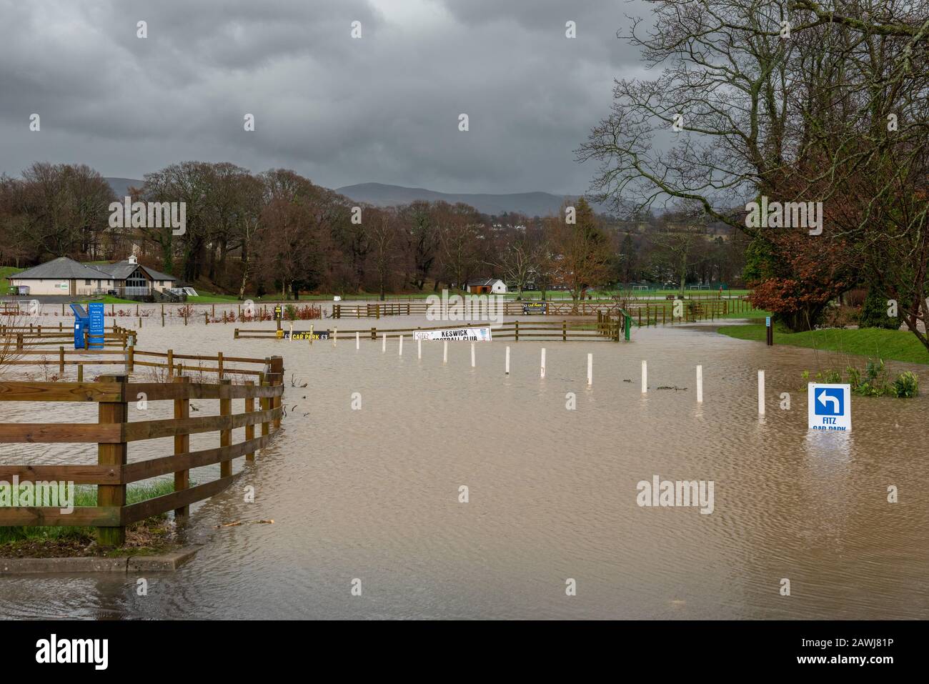 Keswick, Cumbria / UK - 02 09 2020: Storm Caira in Keswick, high rivers ...