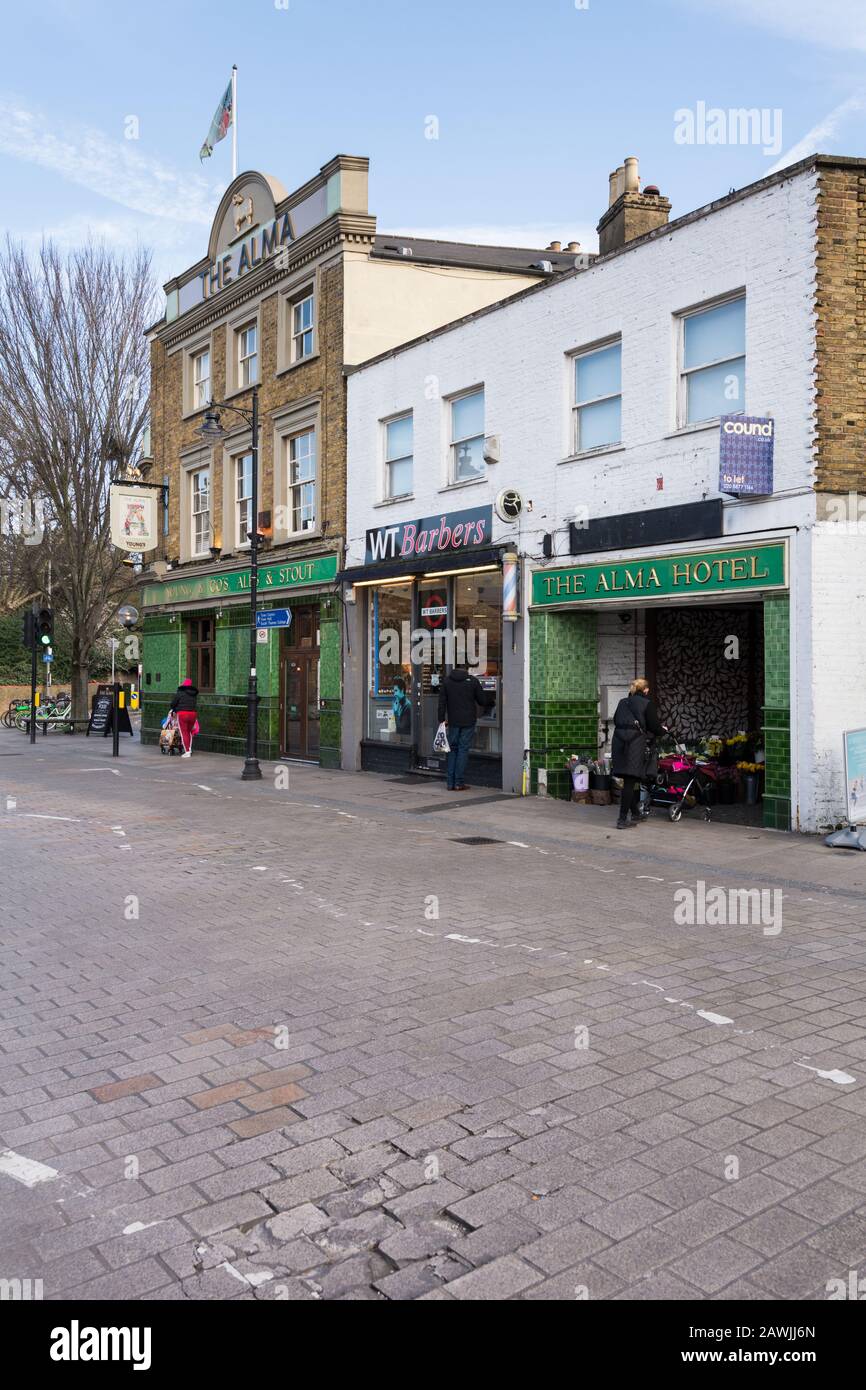The Alma Tavern, Old York Road, Wandsworth, London SW18, UK Stock Photo ...