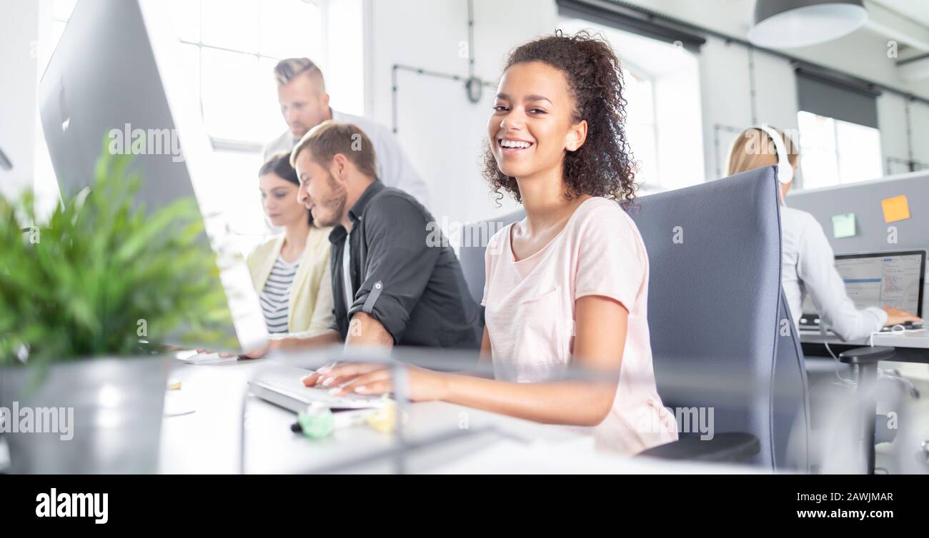 Programmer hi-res stock photography and images - Alamy