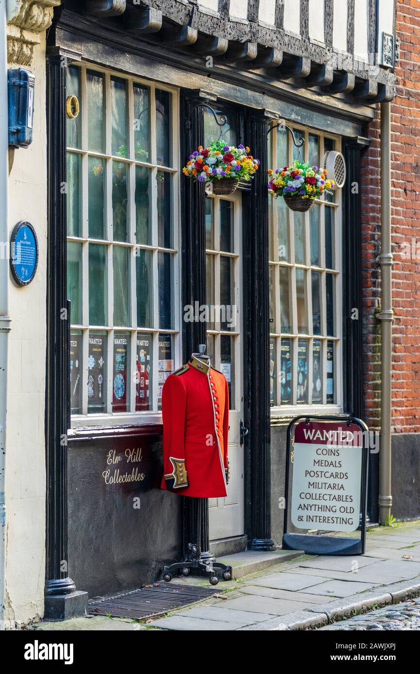 Antique shop hi-res stock photography and images - Alamy