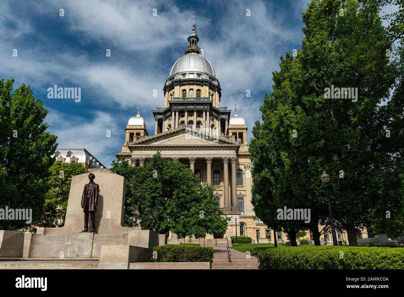 Illinois general assembly building hi-res stock photography and images ...