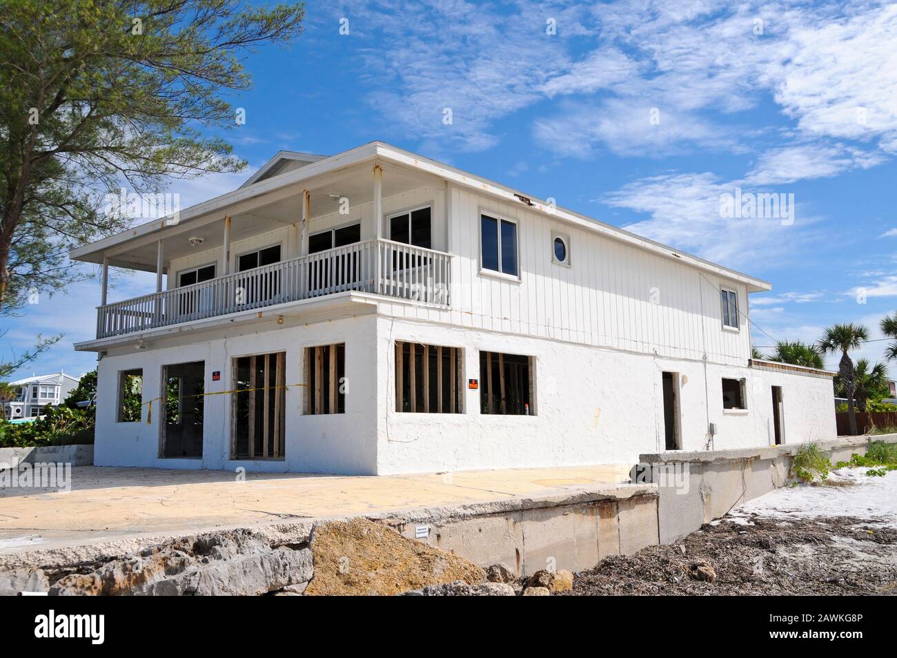 Rebuild after hurricane hi-res stock photography and images - Alamy