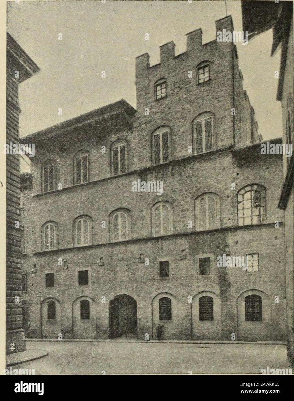 Travi sporgenti hi-res stock photography and images - Alamy