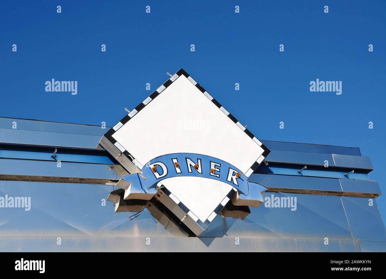 American roadside retro diner hi-res stock photography and images - Alamy