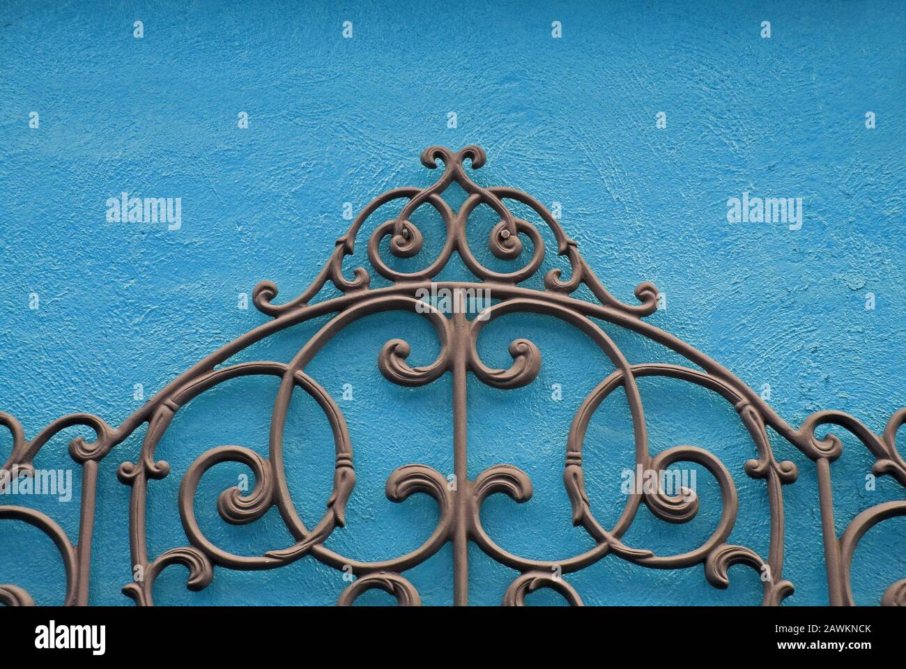 Ornamental wrought iron piece hi-res stock photography and images - Alamy