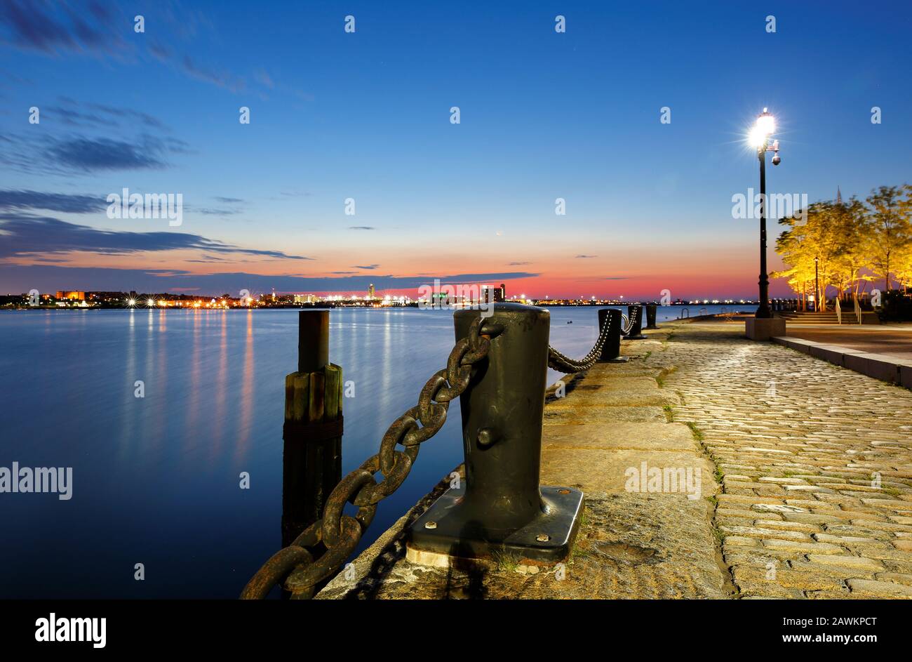 Downtown sunrise fan pier park hi-res stock photography and images - Alamy