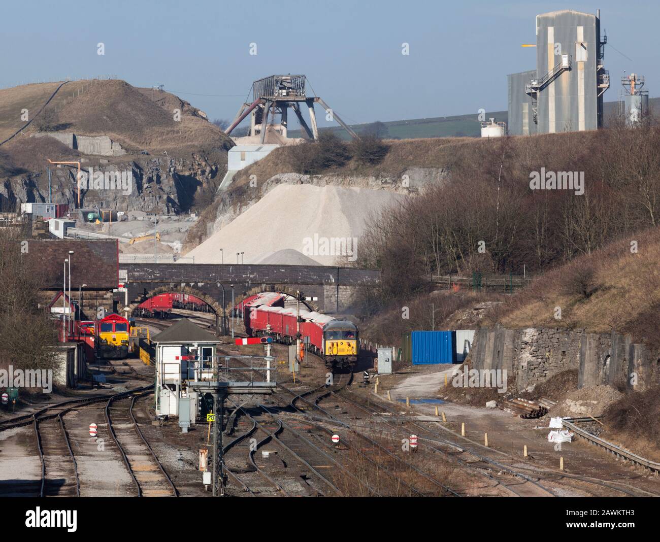 Peak Forest (Buxton) GB Railfreight / Victa railfreight class 56 56312 ...