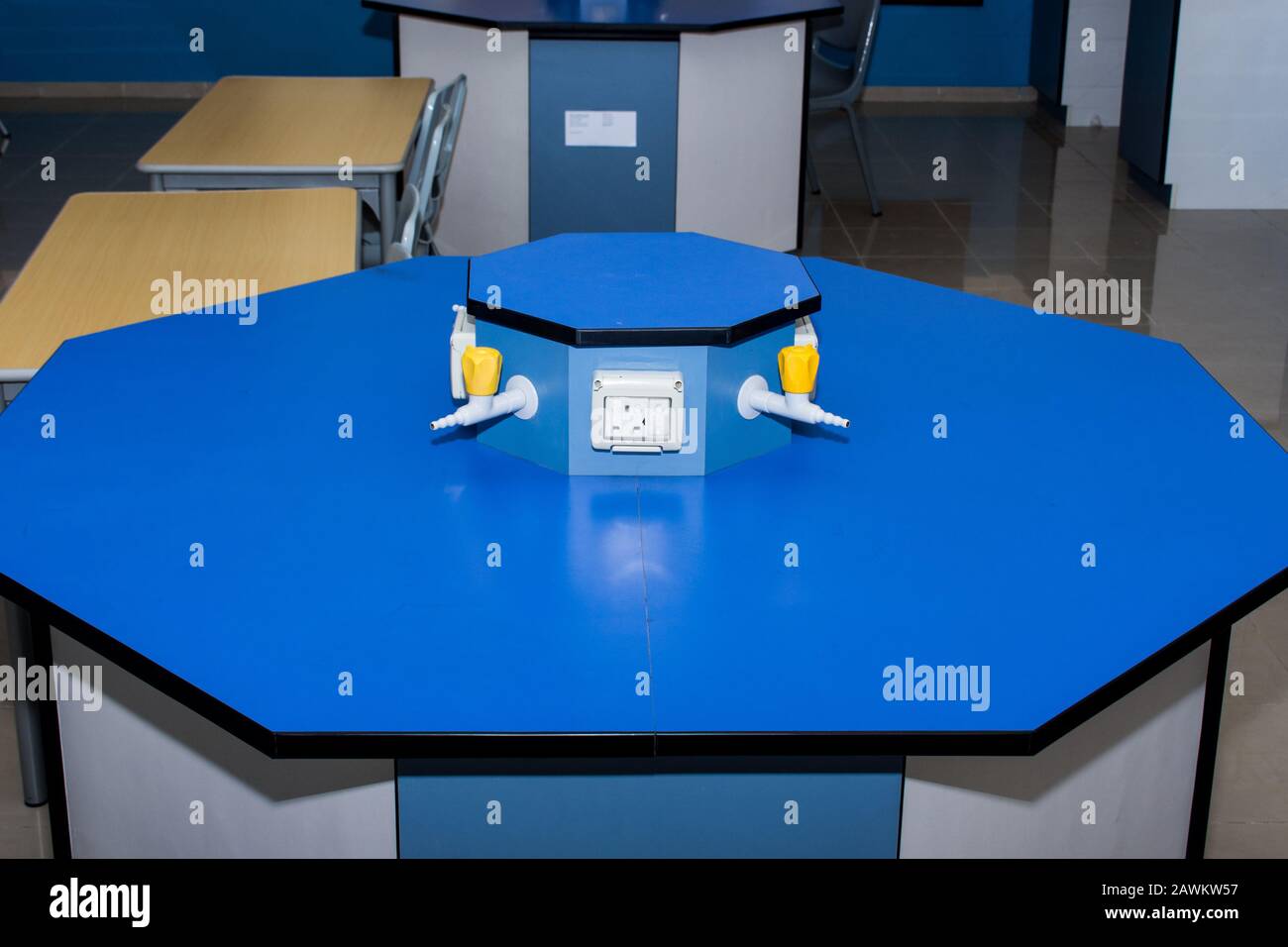 Chemistry experiment and label hi-res stock photography and images - Alamy