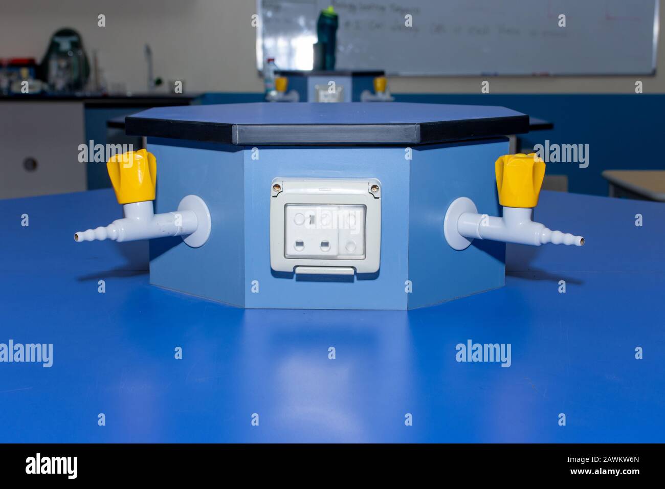 Lab pipes hi-res stock photography and images - Alamy