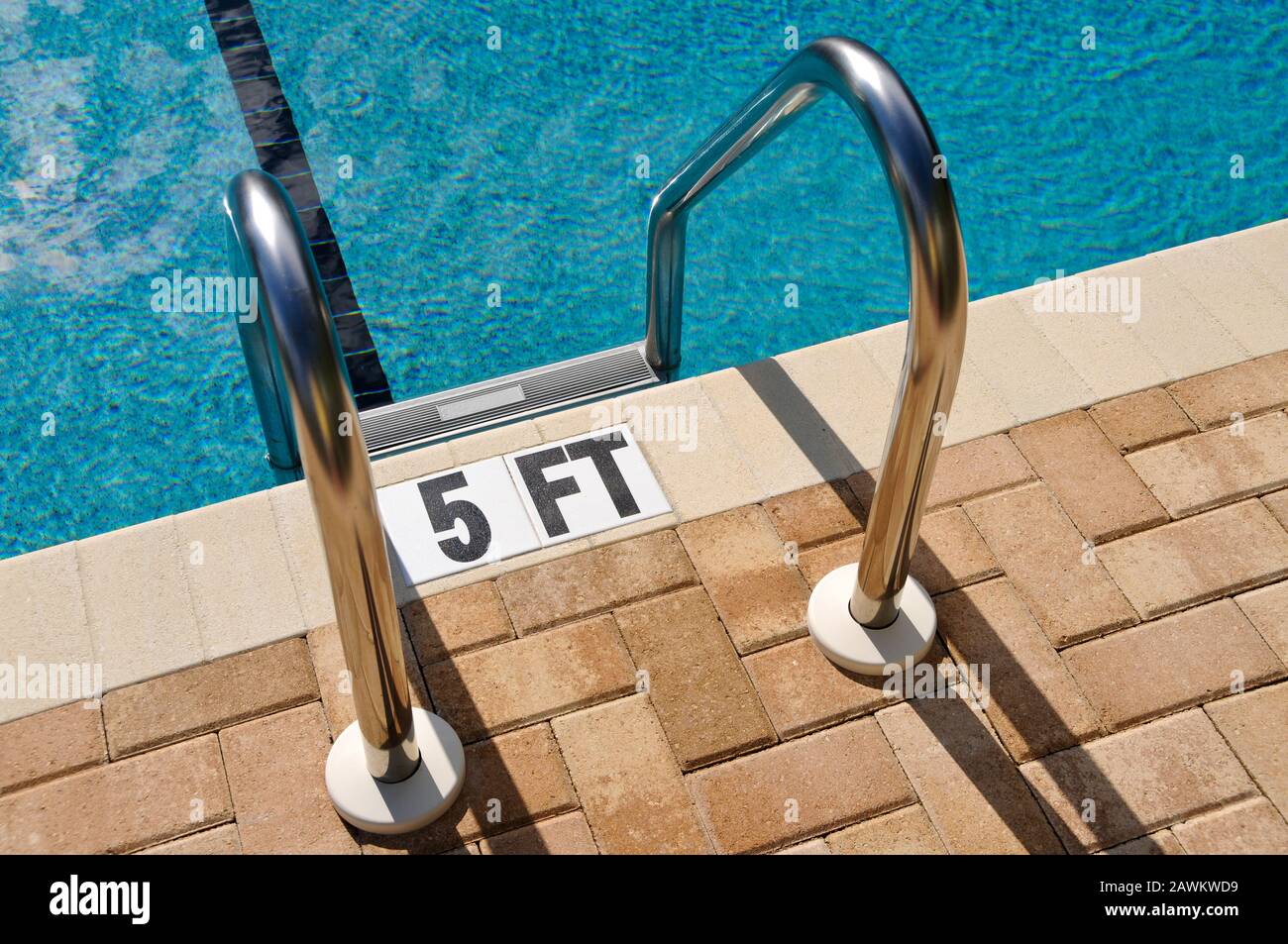 Swimming Pool Ladder Stock Photo - Alamy