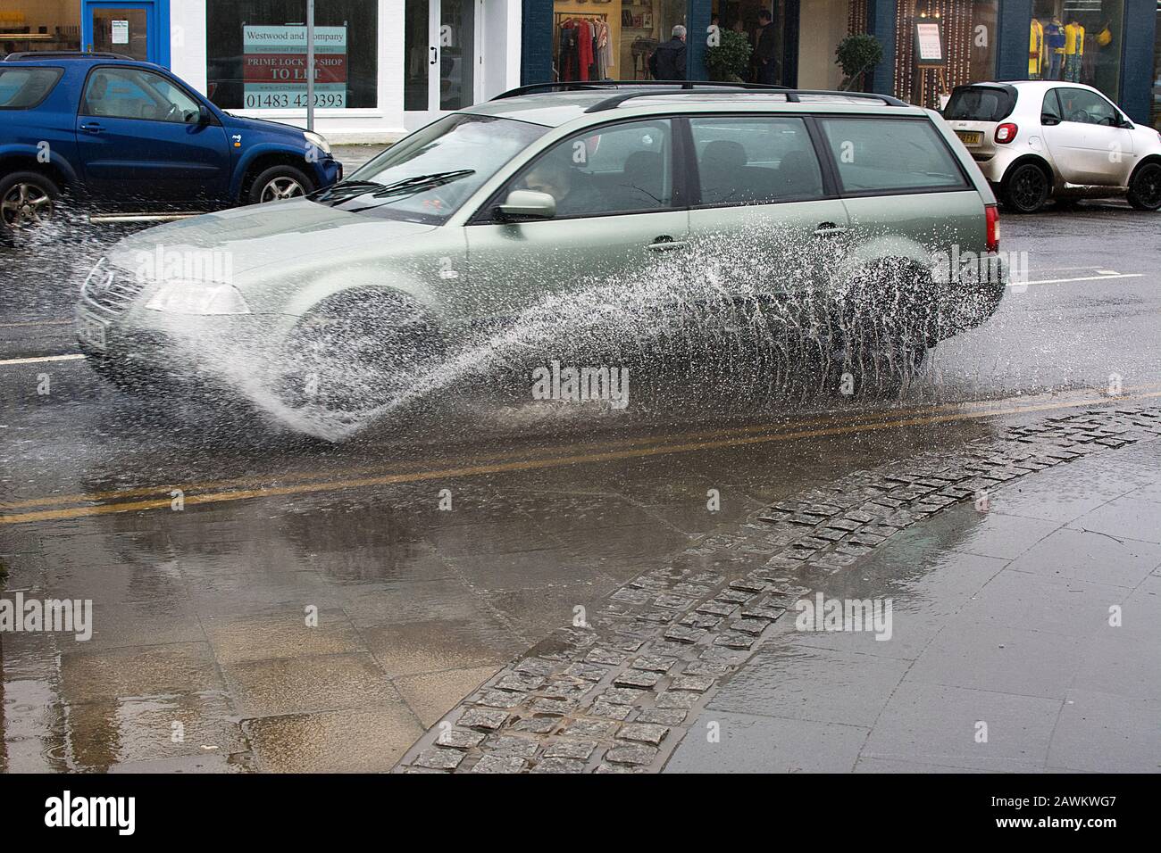 Speeding rain hi-res stock photography and images - Alamy