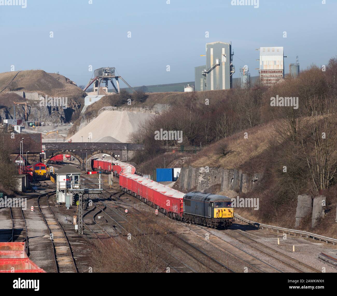 Peak Forest (Buxton) GB Railfreight / Victa railfreight class 56 56312 ...