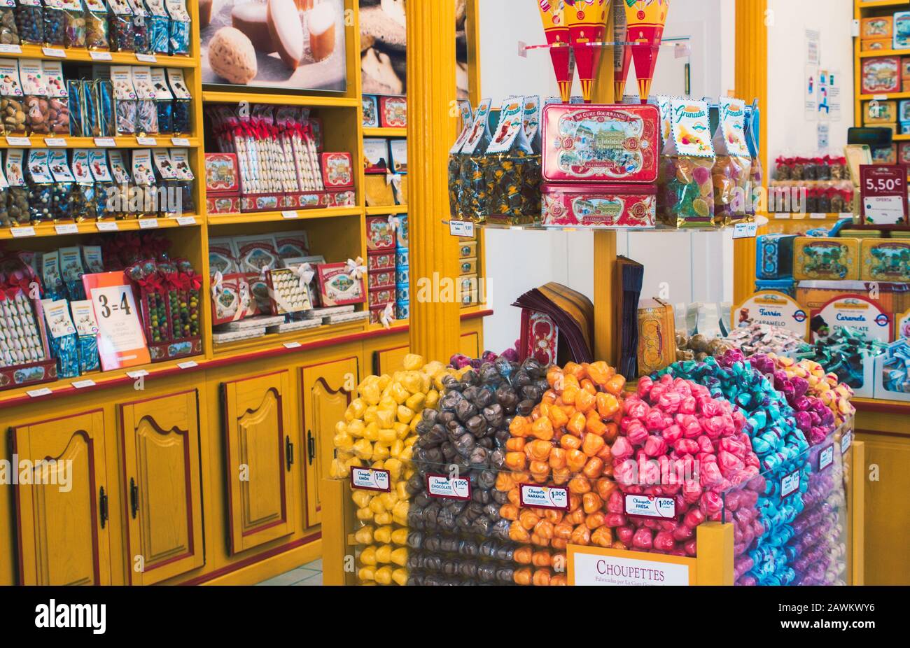 Old sweet shop counter hi-res stock photography and images - Alamy