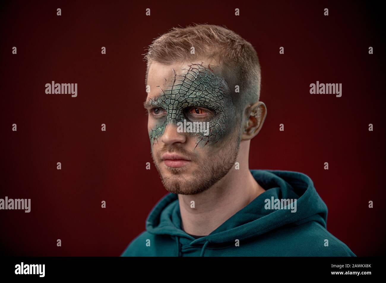 Human snake hybrid hi-res stock photography and images - Alamy