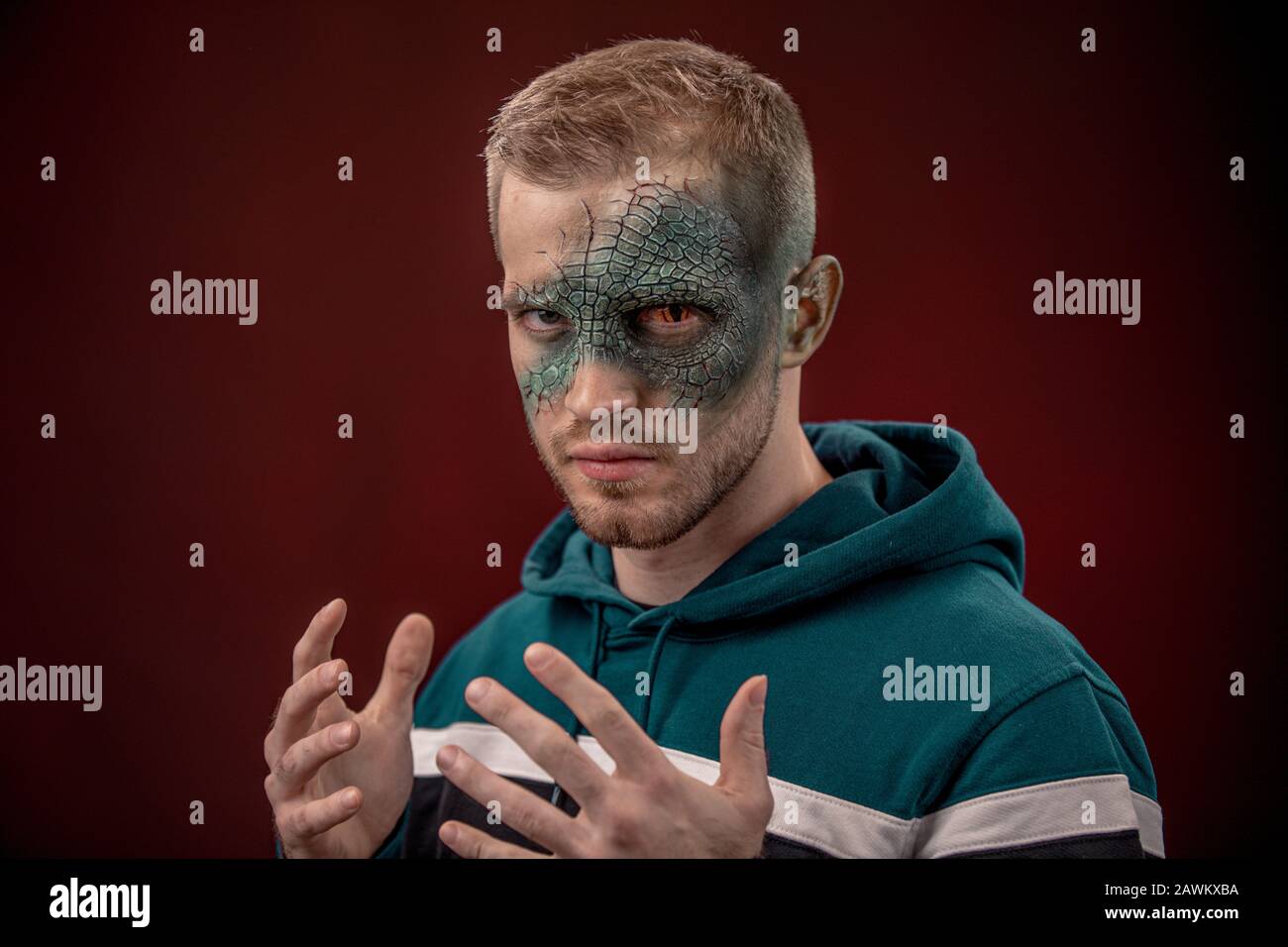 Human snake hybrid hi-res stock photography and images - Alamy