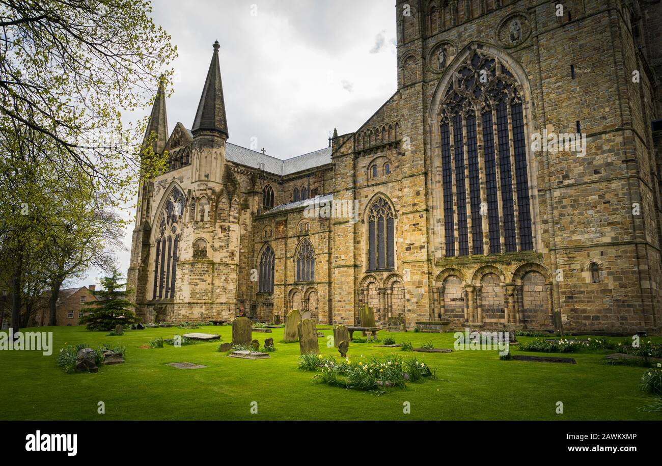 Medieval english gothic architecture hi-res stock photography and ...