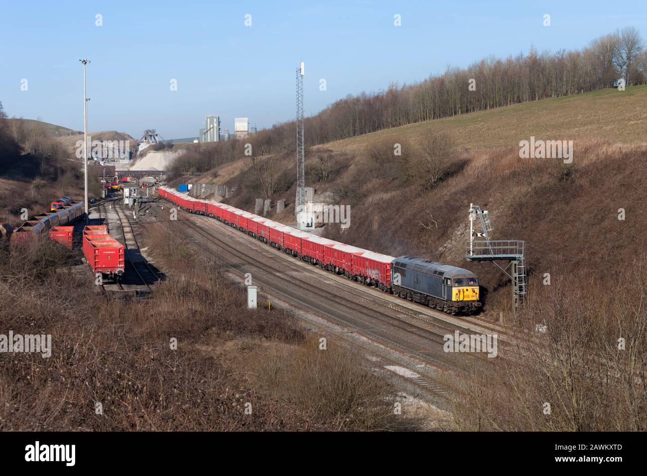 Peak Forest (Buxton) GB Railfreight / Victa railfreight class 56 56312 ...